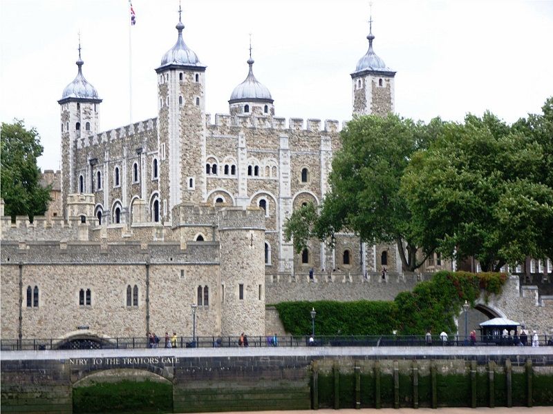 Famous Historic Buildings and Archaeological Sites to Visit